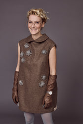 70-10 PULSE Dress Skirt with Lightly Dropped Shoulders and Round Colla ...