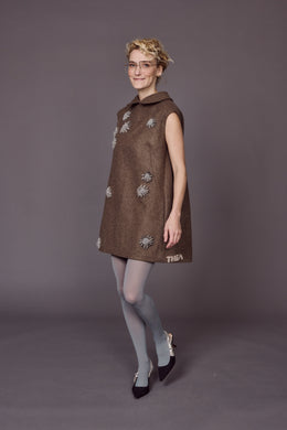 70-10 PULSE Dress Skirt with Lightly Dropped Shoulders and Round Colla ...